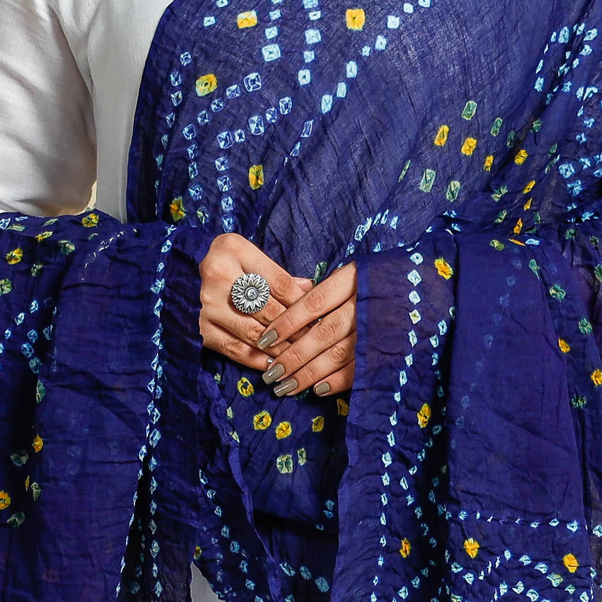 Kutch Bandhani Tie-Dye Mul Cotton Dupatta | iTokri आई.टोकरी